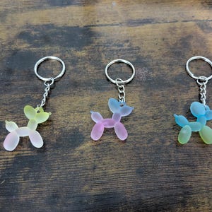 Two-tone Balloon Dog Keychain | Resin Fey Fob | Animal Figurine ...