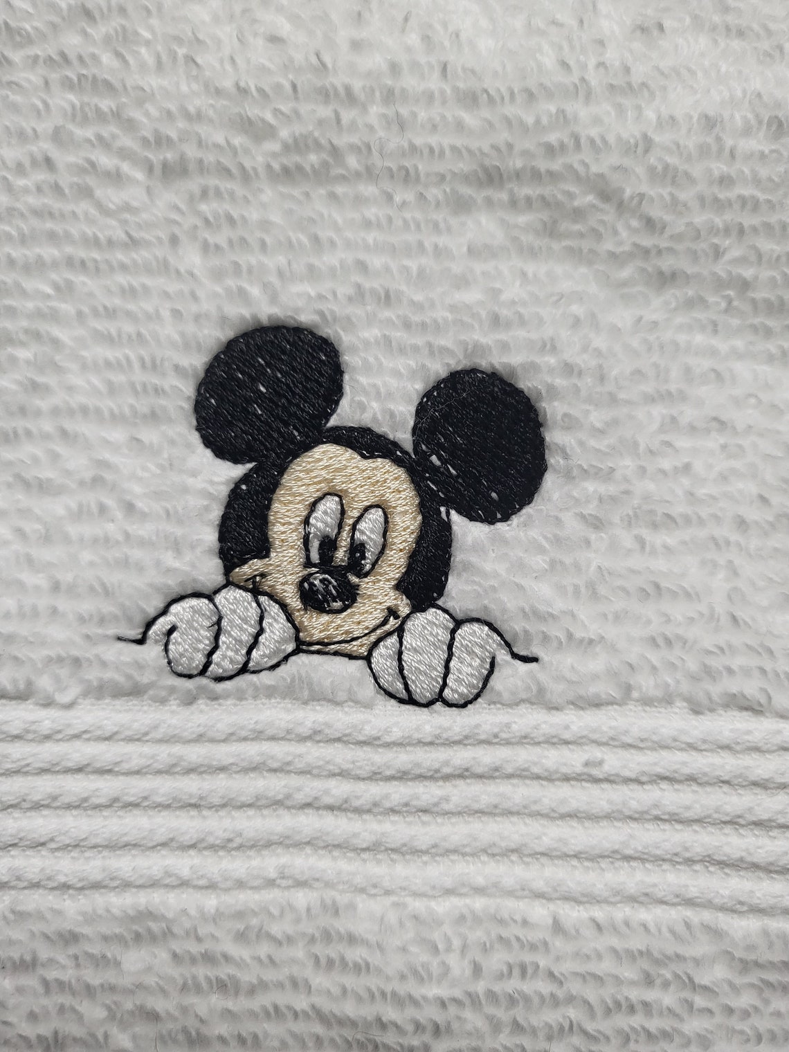 Mickey Mouse and Minnie Mouse Hand Towels - Etsy