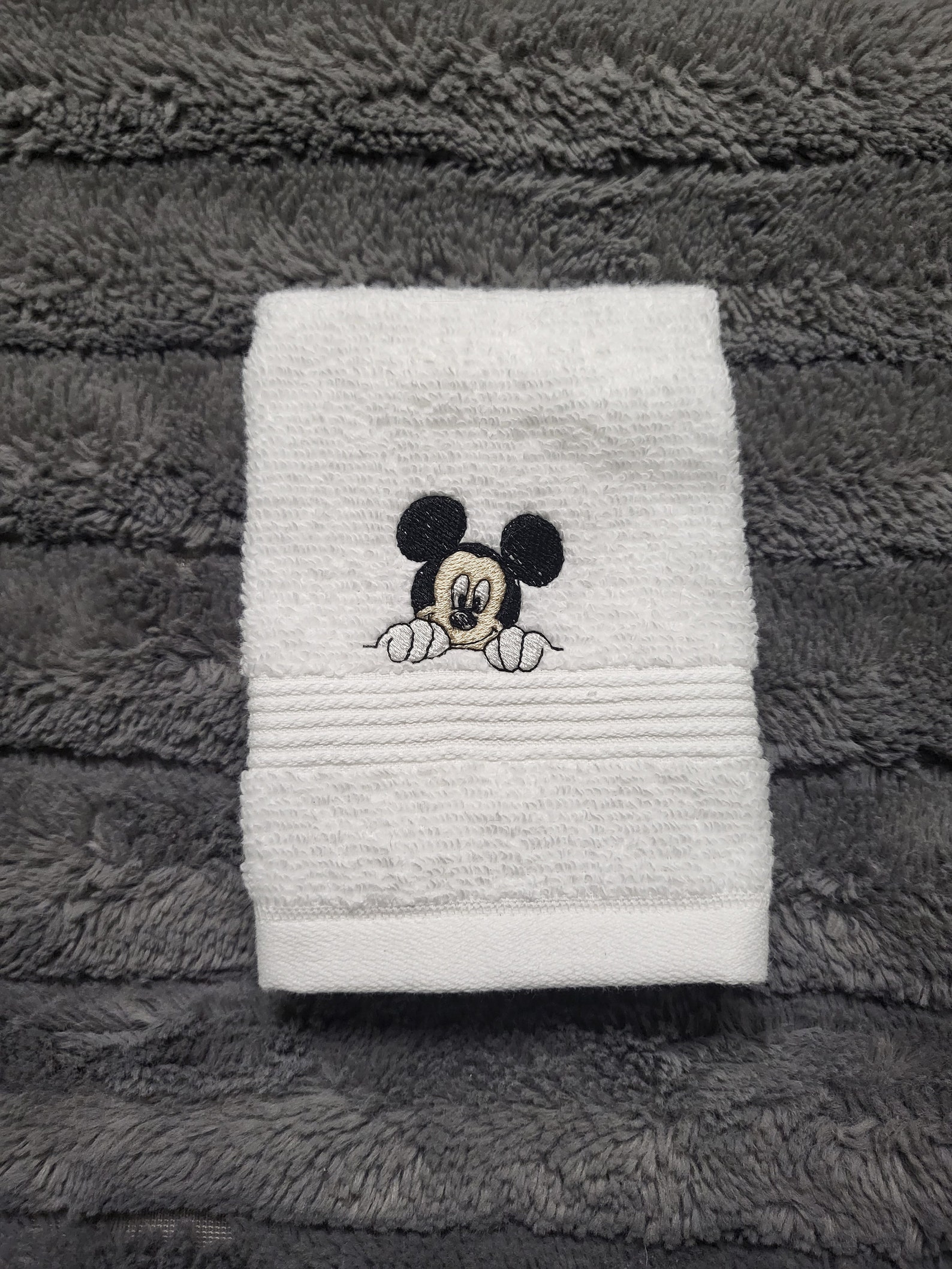 Mickey Mouse and Minnie Mouse Hand Towels - Etsy