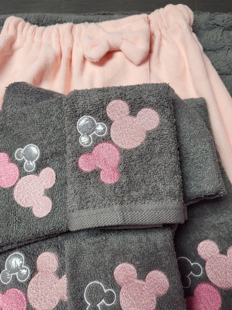 Minnie Mouse's Gray Towels - Etsy