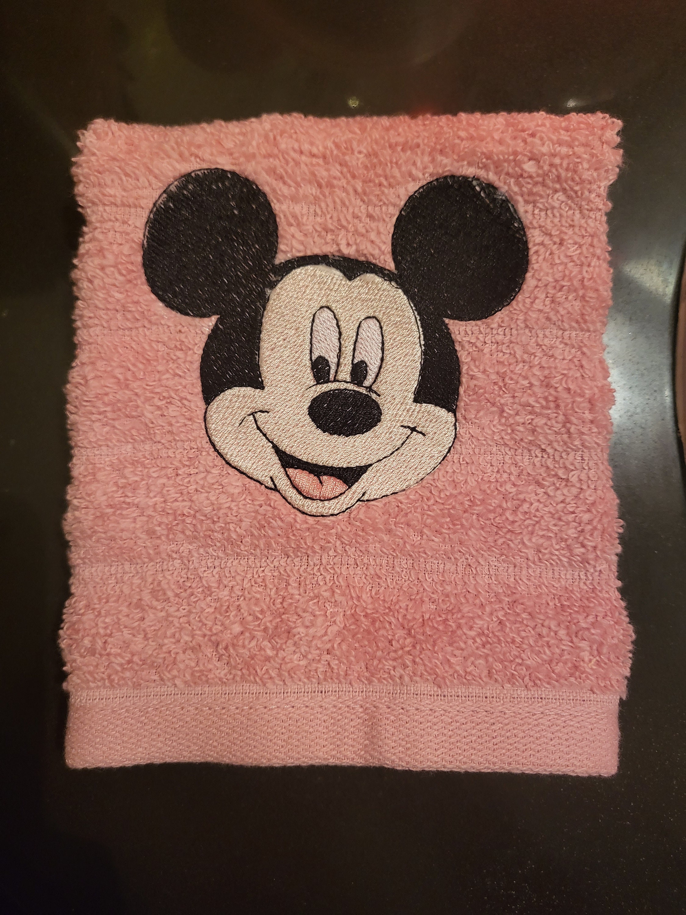 Mickey Mouse and Minnie Mouse Towels - Etsy