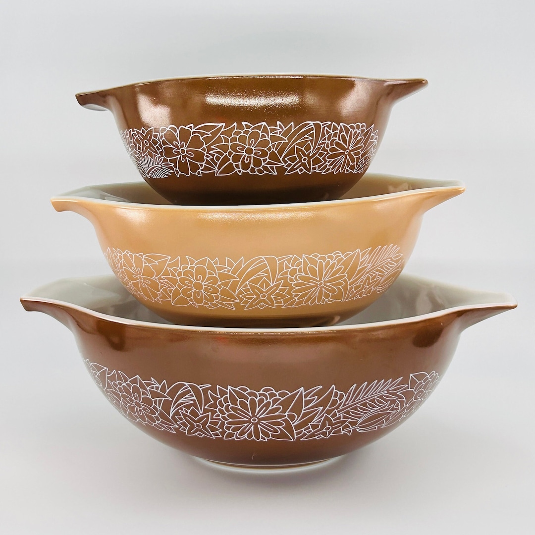 Vintage Pyrex Brown Woodland Cinderella Nesting Mixing Bowls Set of 3 ...