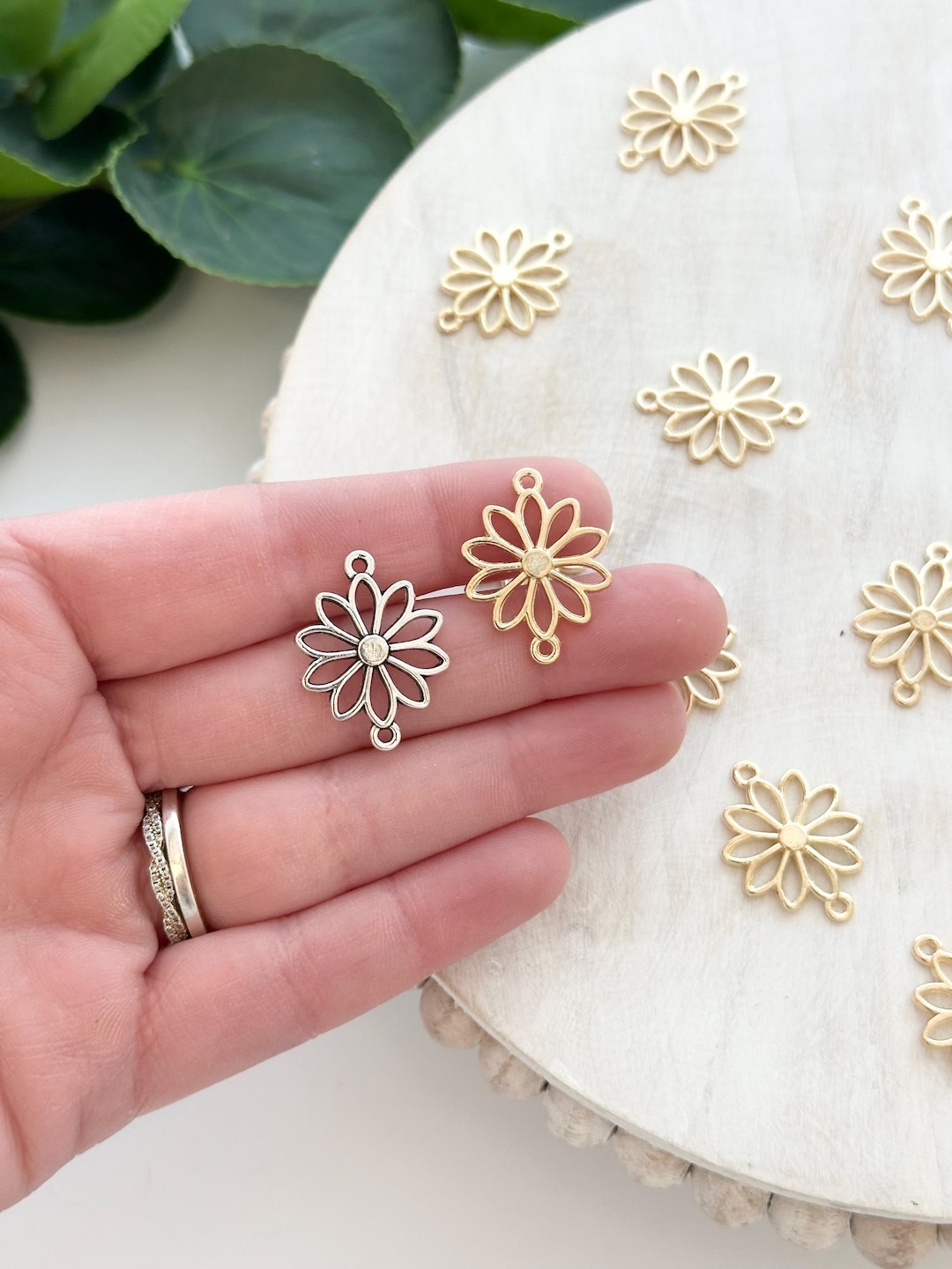 Daisy Flower Connector Charm - Gold or Silver (10pc) | Jewelry ...