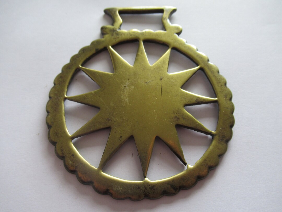 Vintage Horse Brass SUBSTANDARD Suns Ray's Martingale Medallion Pagan ...