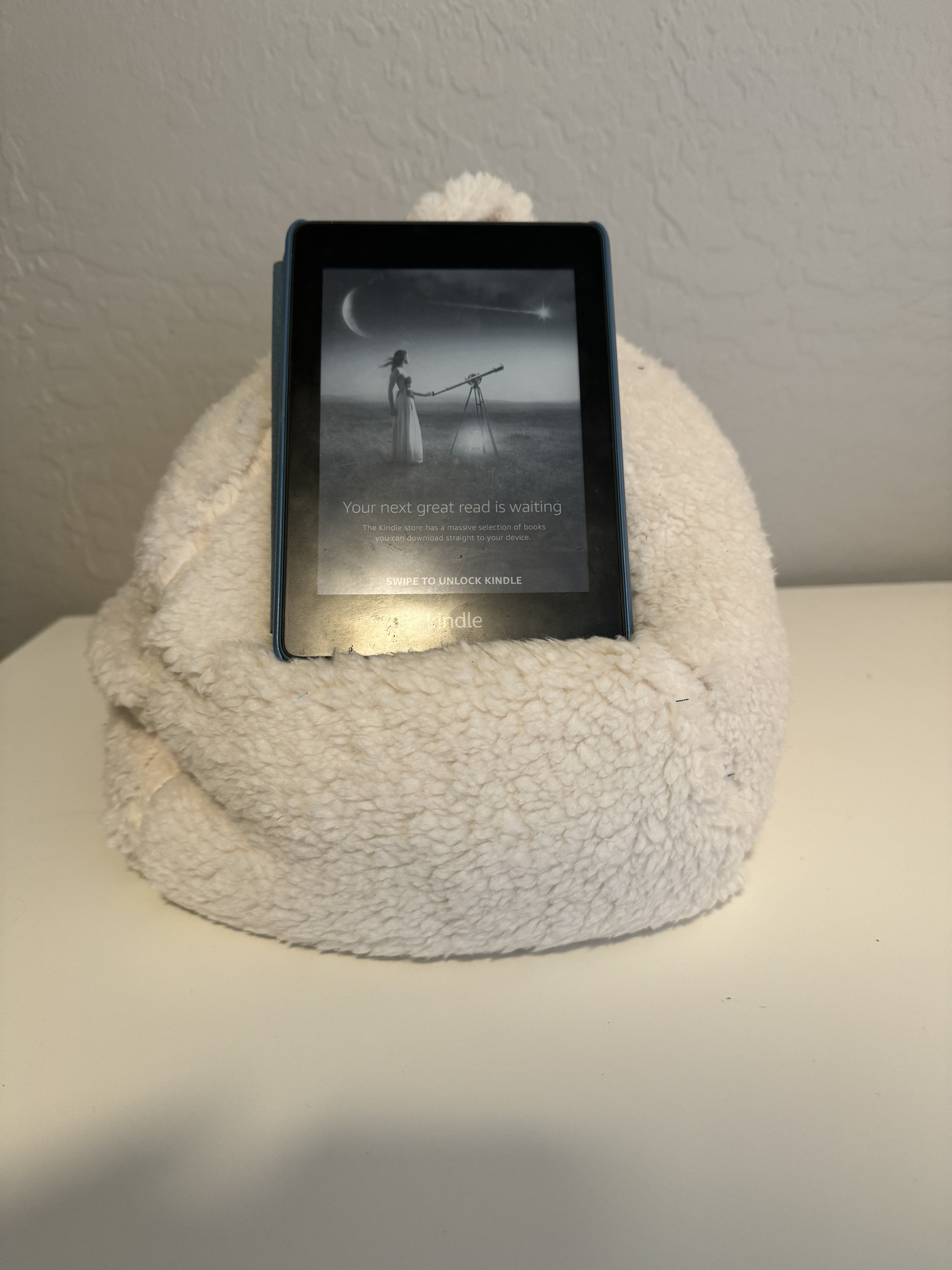 E-reader Pillow Pouf for Handsfree Reading - Etsy