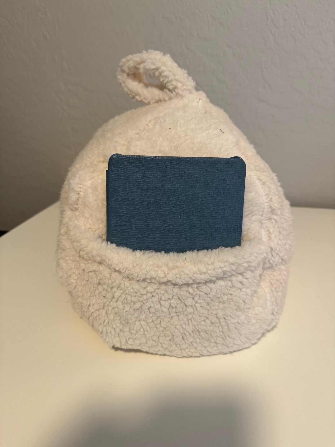 E-reader Pillow Pouf for Handsfree Reading - Etsy
