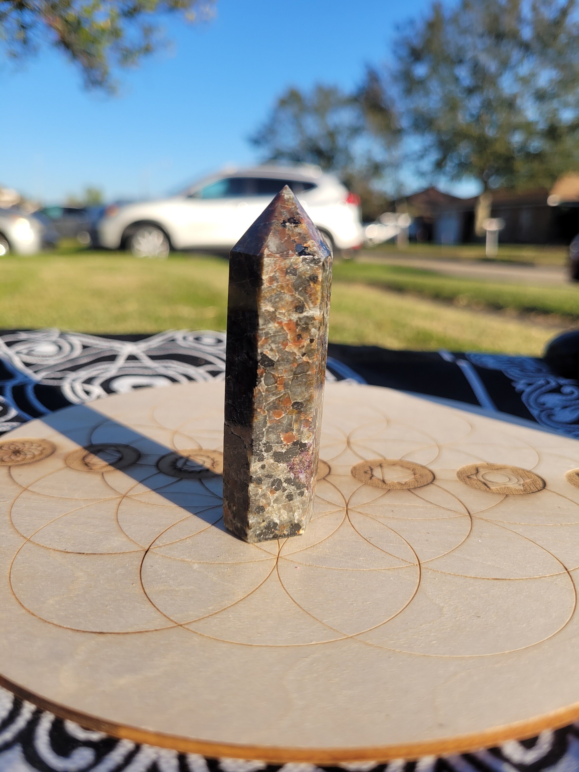 Yooperlite Towers// UV Reactive Towers - Etsy