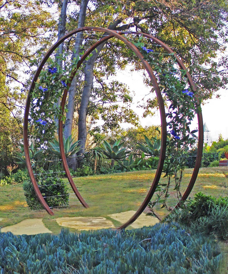 Gracie Sculptural Steel Moon Gate Arbor – Modern Garden Arch Trellis ...