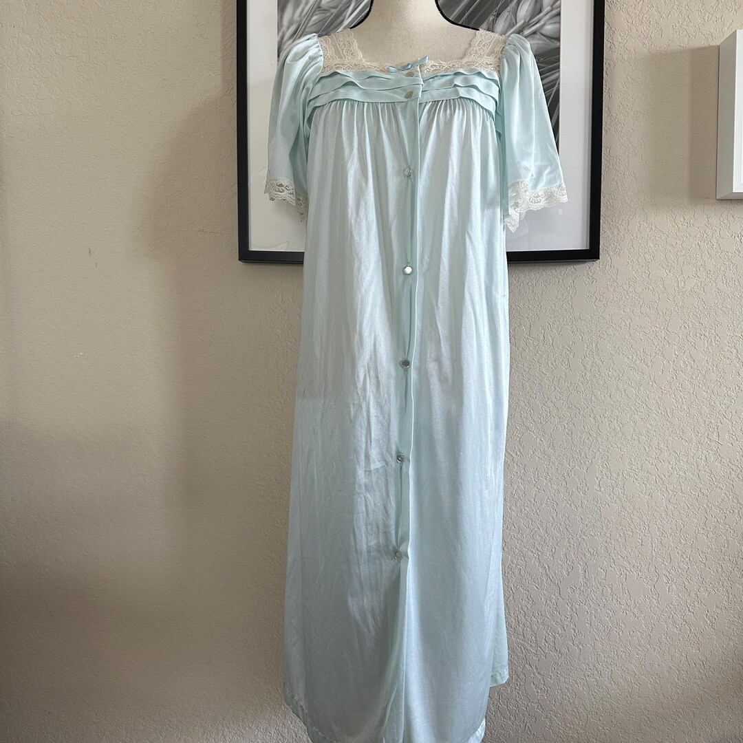 Vintage Val Mode Night Gown Lace Nylon Button Down Flutter Sleeves With ...