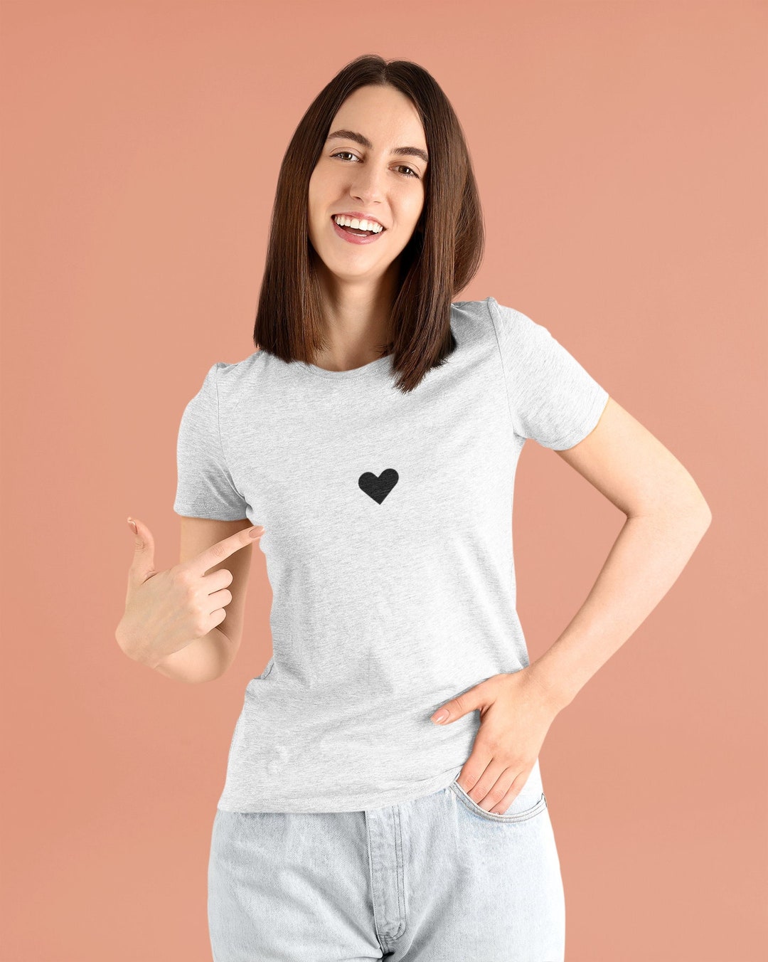 Camiseta de corazón pequeño regalo de camiseta para un amigo - Etsy España