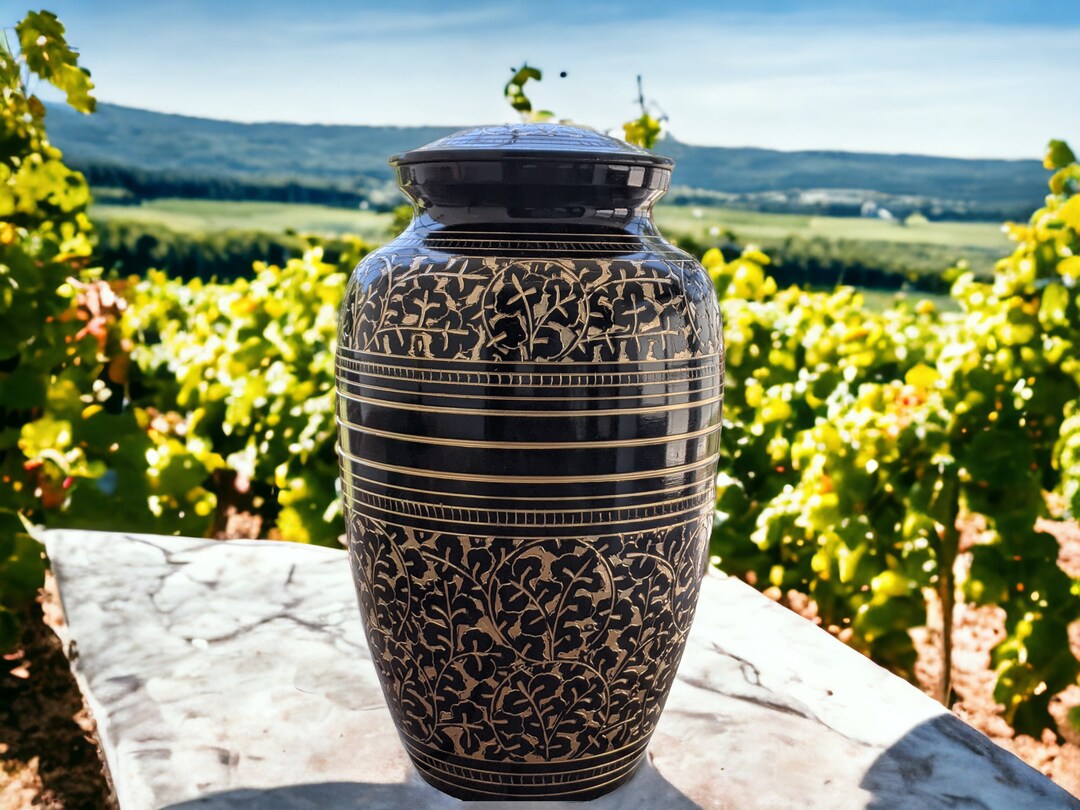 Elegant Black and Gold Engraved Cremation Urn - Exquisite Funeral Urn ...