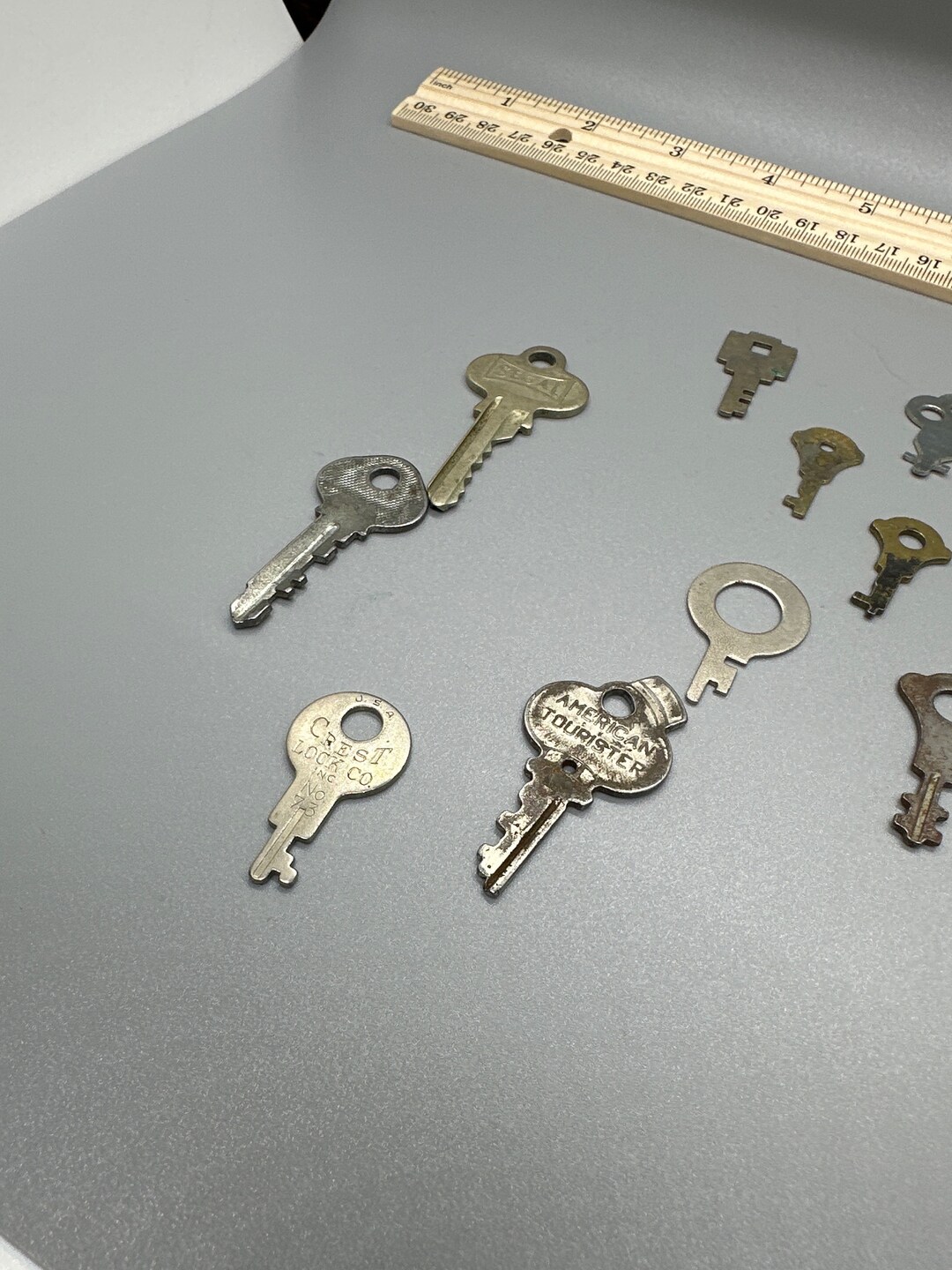 11 Vintage Skeleton Keys Luggage Gym Locker American Tourister Made in ...