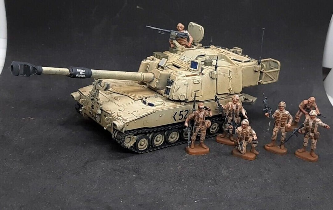 Scale 1:72 Painted US Army - M109A6 Paladin + Infantry, Miniatures by ...