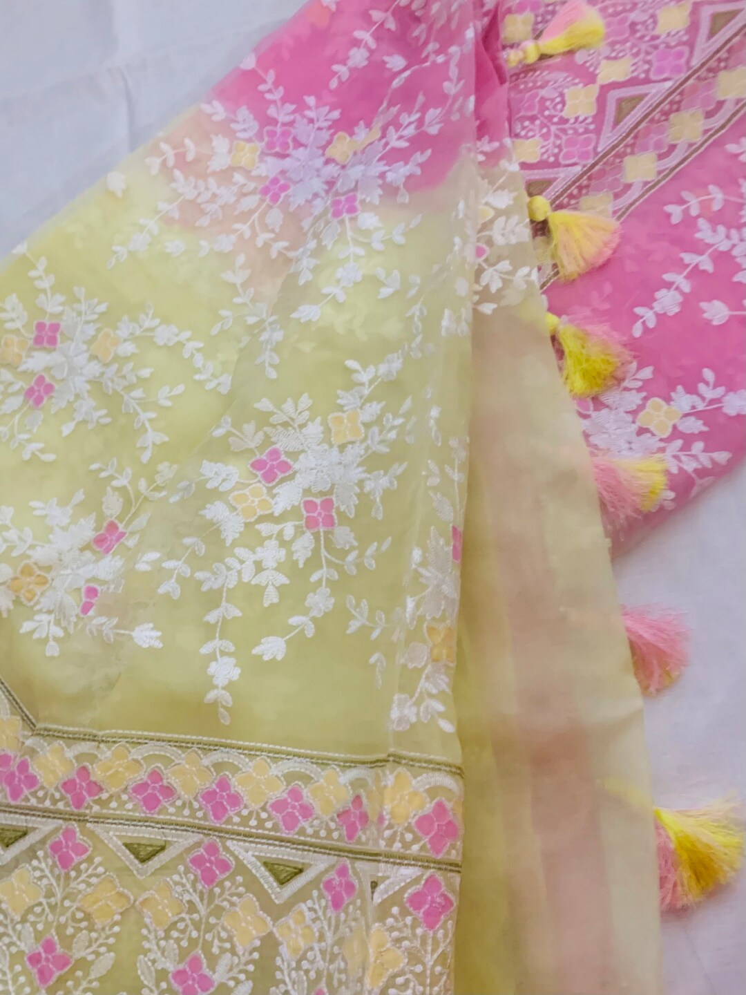 Shaded Muslin Saree With Eplic and Embroidery - Etsy