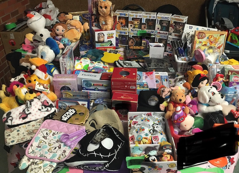 Mystery Disney Bundle Box~ 80s 90s Y2K Kids Cartoon Characters Disney ...