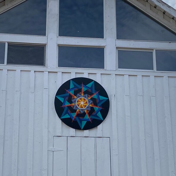 Round Barn Quilt - Etsy