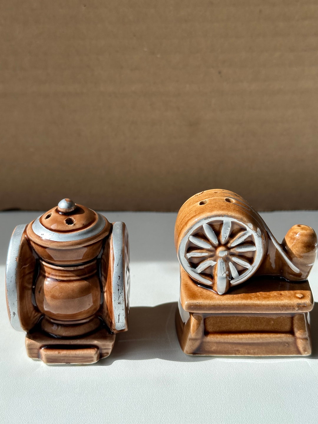 Enesco Ceramic Spinning Wheel and Coffee Grinder Salt and Pepper ...