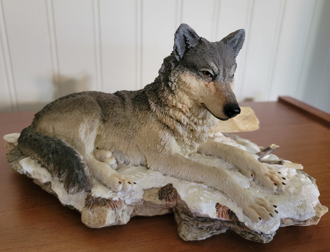 VTG Canadian Geographic Timber Wolf, Hand Painted, Tabletop Wildlife ...