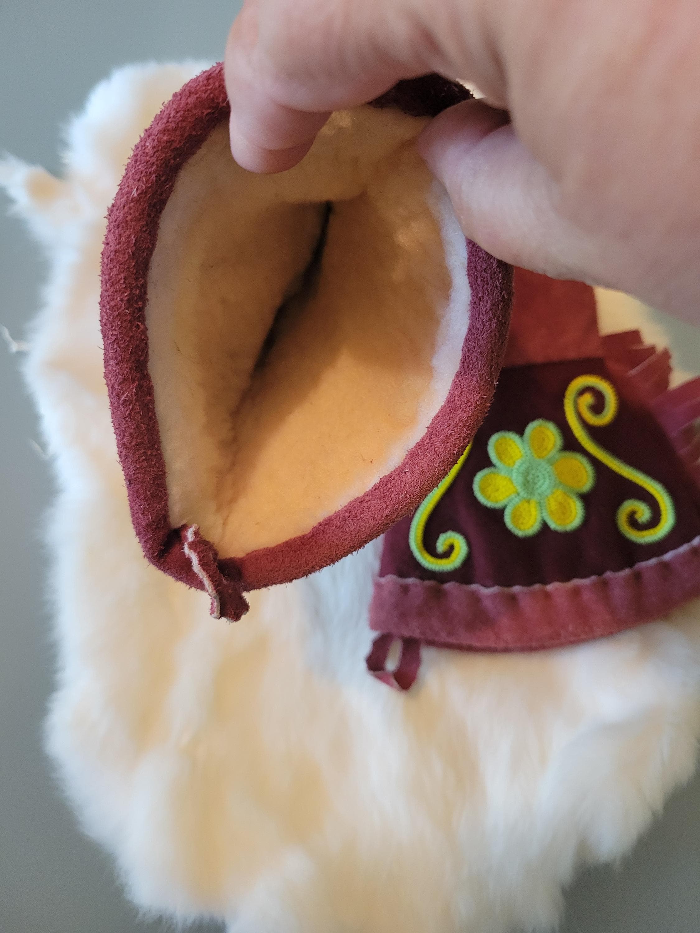 VTG OJIBWAY Beaded Gauntlet Mittens, Floral Beadwork Detail, Moose Hide ...