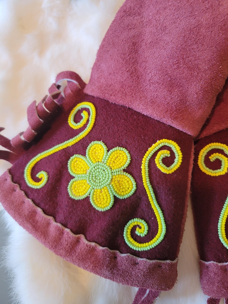 VTG OJIBWAY Beaded Gauntlet Mittens, Floral Beadwork Detail, Moose Hide ...