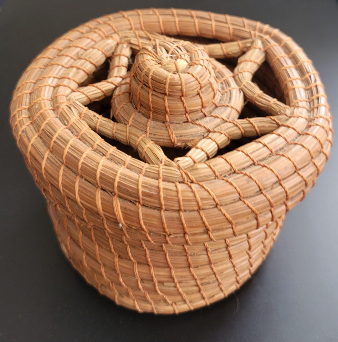 VTG Oaxacan Indigenous Long Pine Needle Star Pattern Lidded Handwoven ...