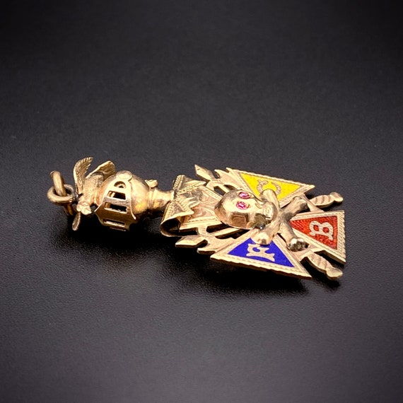 Antique 14K, Enamel & Red Stone Knights of Pythias Pe… - Gem