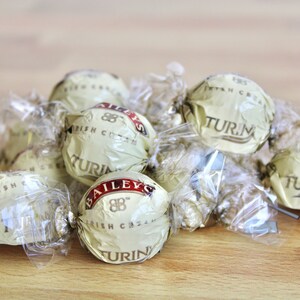 Turin Milk Chocolates W/ Baileys Original Irish Cream Liquor Filling 3 ...