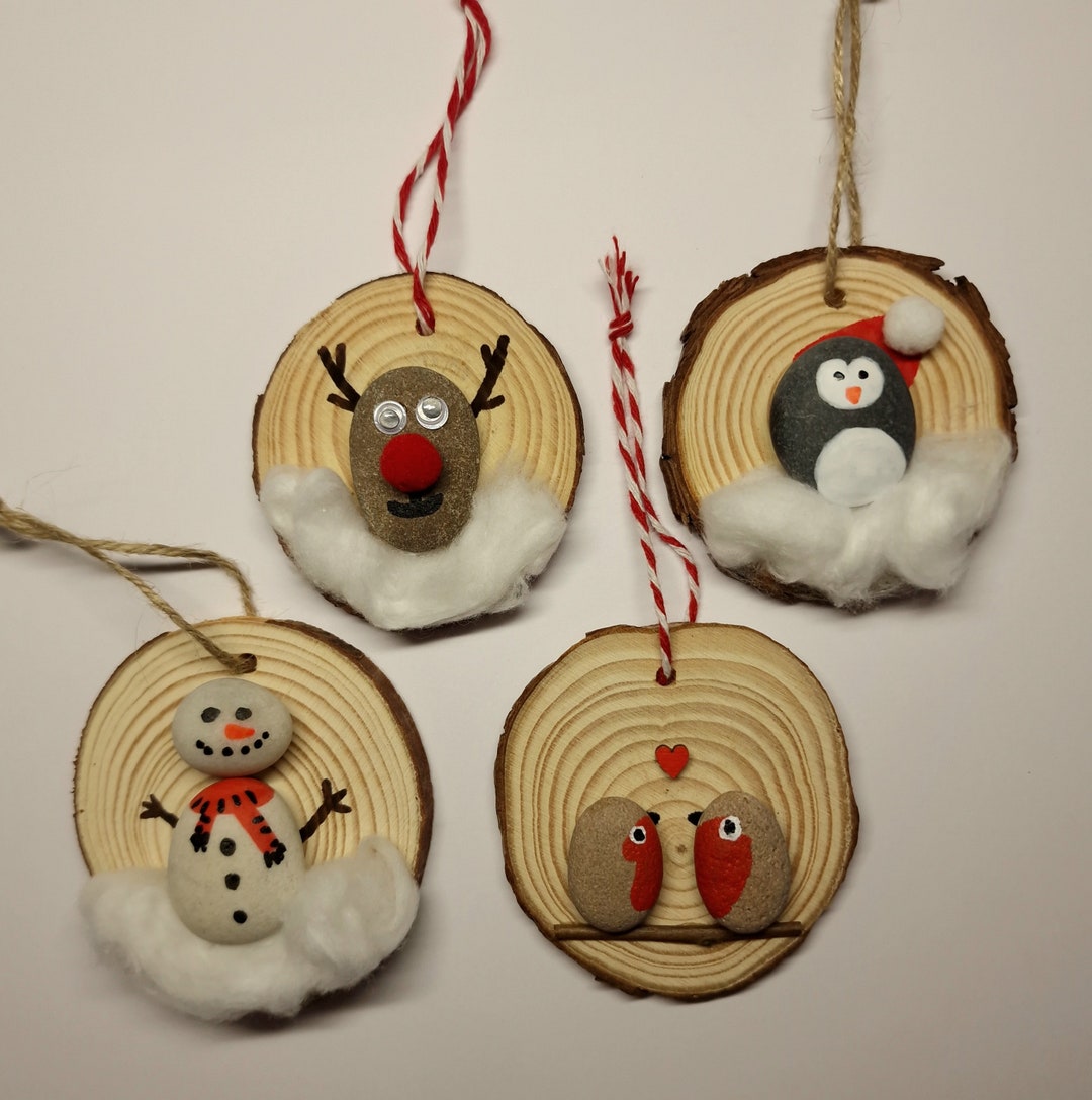Set of 4 Natural Hanging Wood Slices With Pebble Art Christmas Decor ...