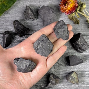 Raw Shungite Stone-natural Rough Crystals Chunks Rocks - Root Chakra Stone, Mineral Specimens ...