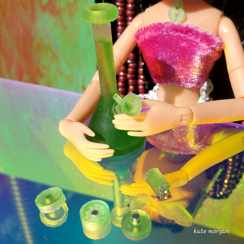 Bratz Barbie Monster High Doll 420 Green Mini Bong Toy Vase ...