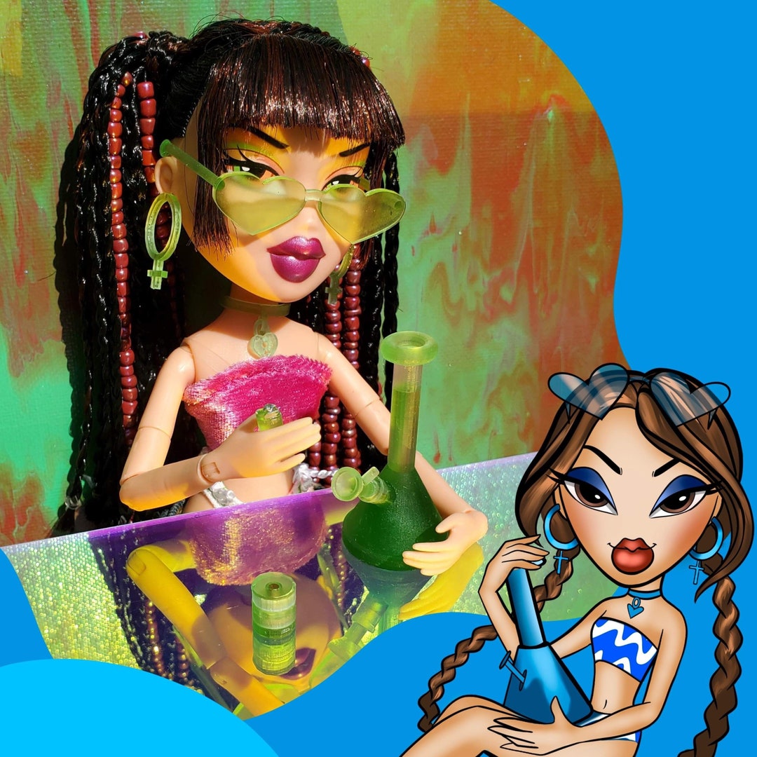 Bratz Barbie Monster High Doll 420 Green Mini Bong Toy Vase ...