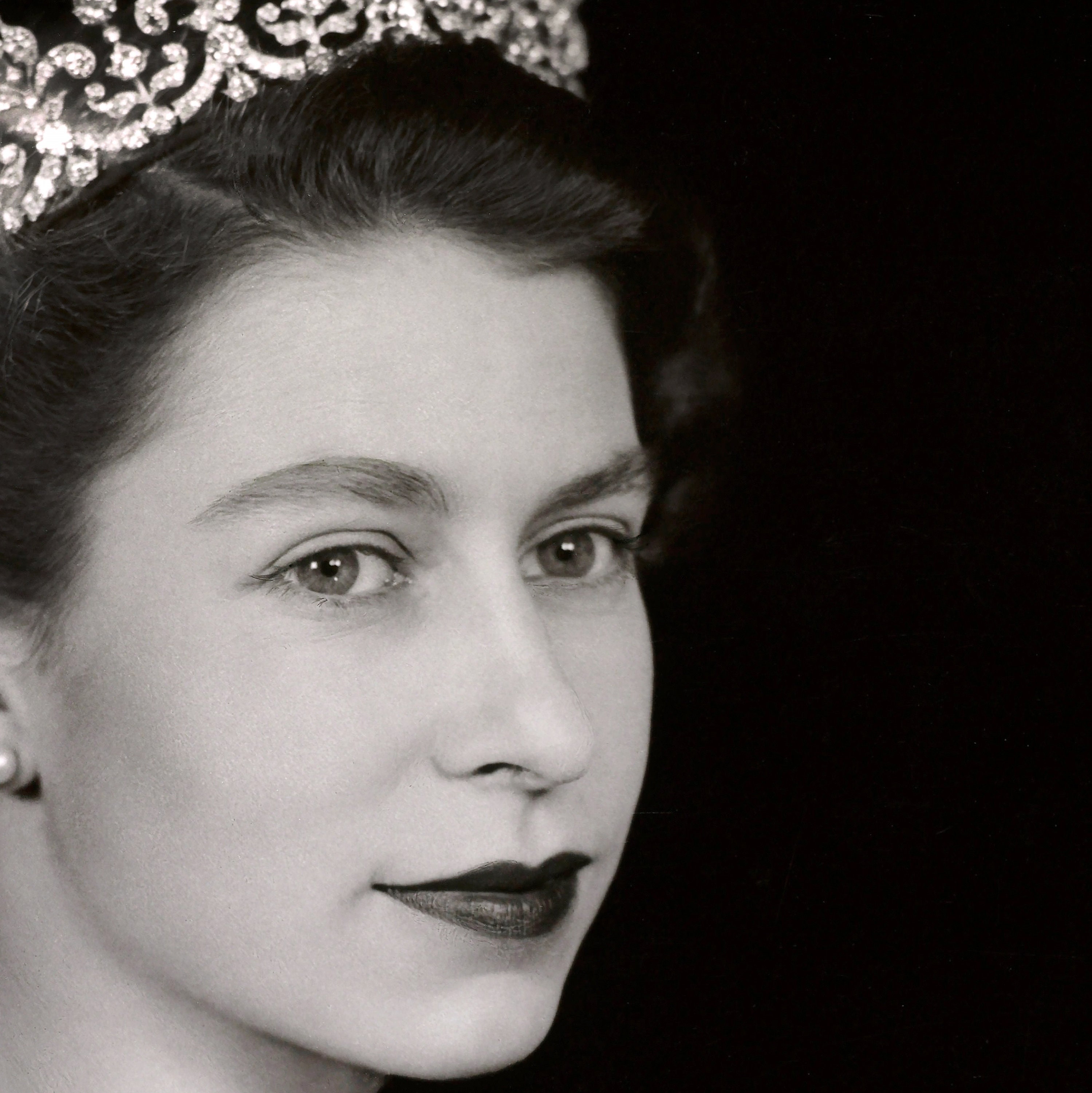 Queen Elizabeth II Portrait Print Set, Eclectic Wall Art, Queen ...