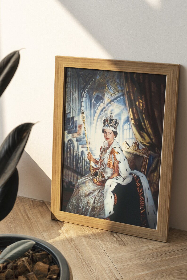 Queen Elizabeth II Print, Royal Portrait Photo,digital Printable Wall ...