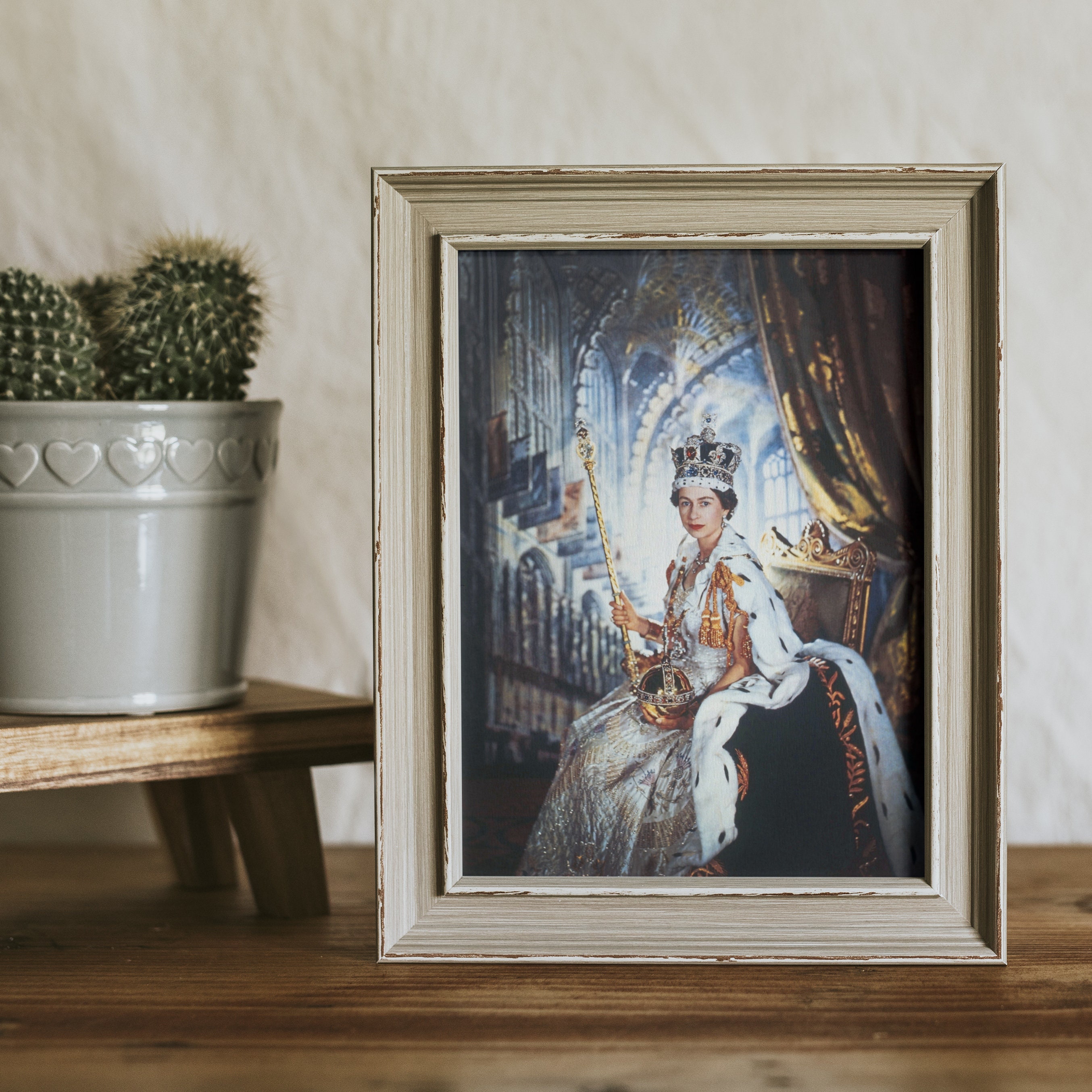 Queen Elizabeth II Print, Royal Portrait Photo,digital Printable Wall ...