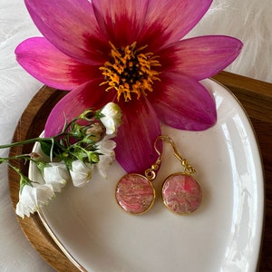 Handgemachte Ohrringe rosa rose perlmutt gold Polymer Clay Ton Marmor ...