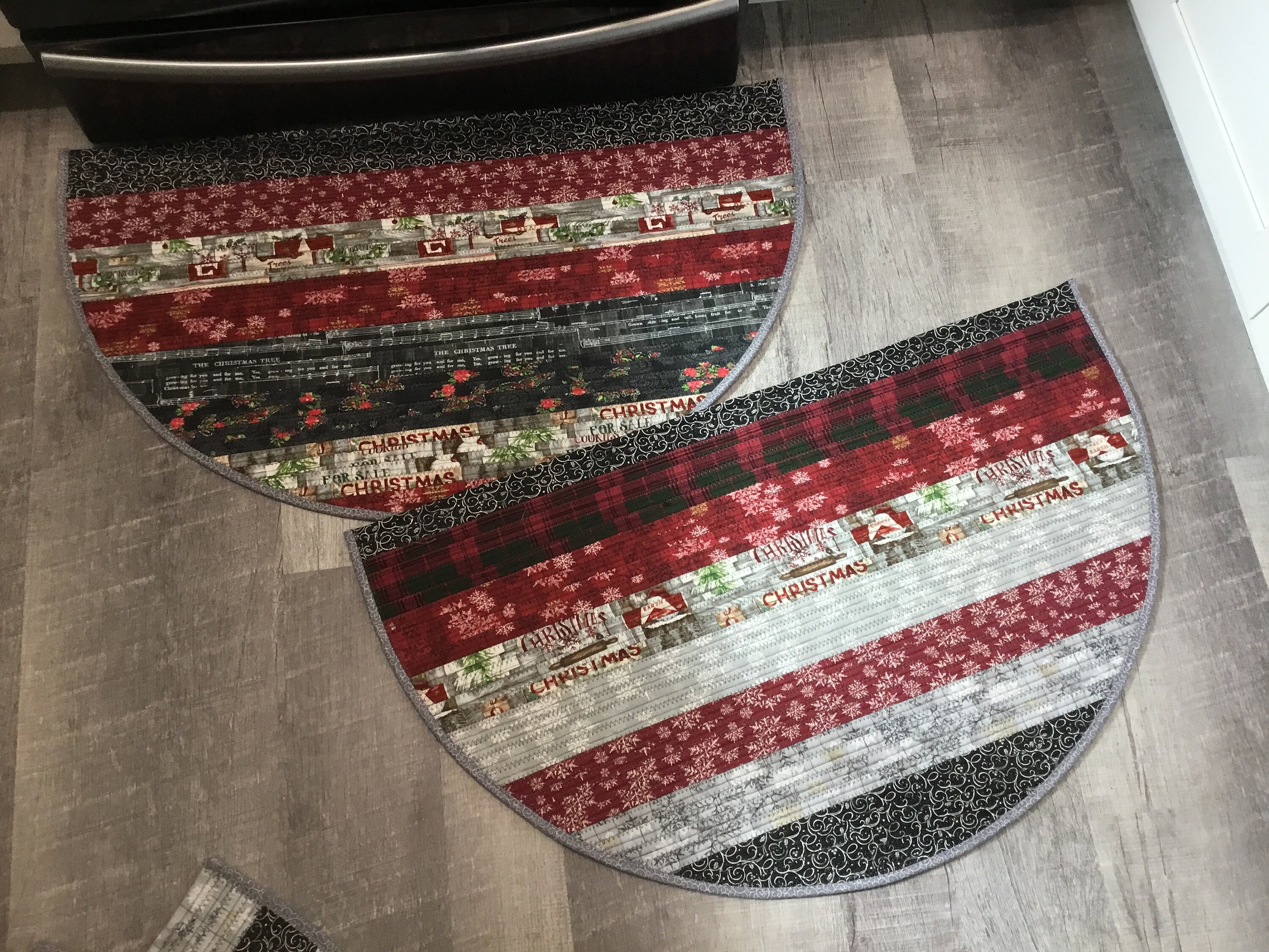 Christmas Jelly Roll Slice Rug - Charcoal W/ Red - Etsy