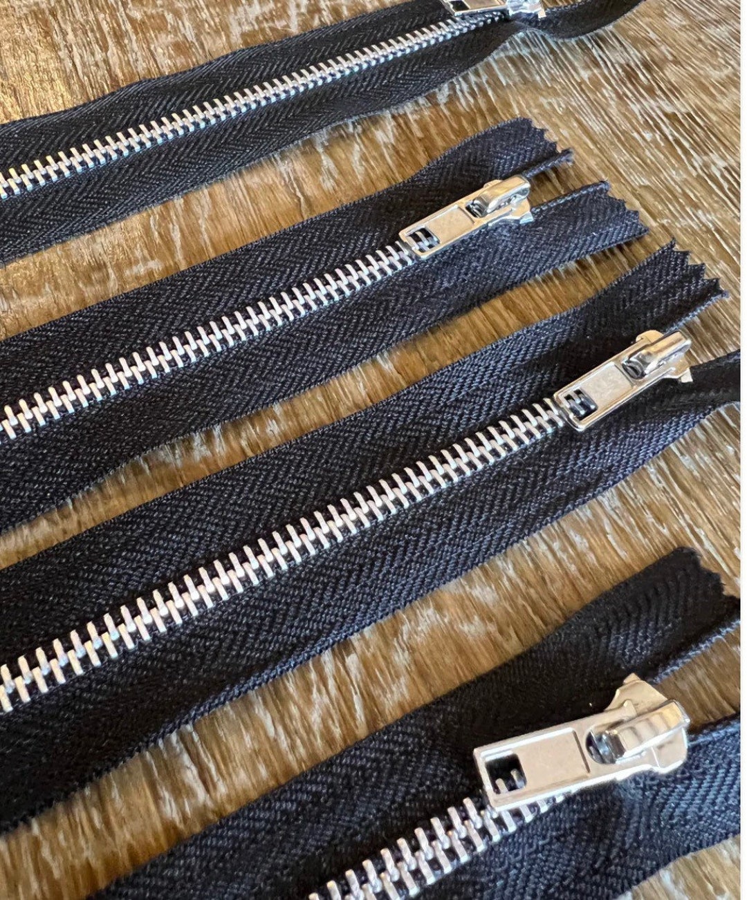 Open End Metal Zippers on Black Tape, No. 5, Auto Lock, Quality Zips ...