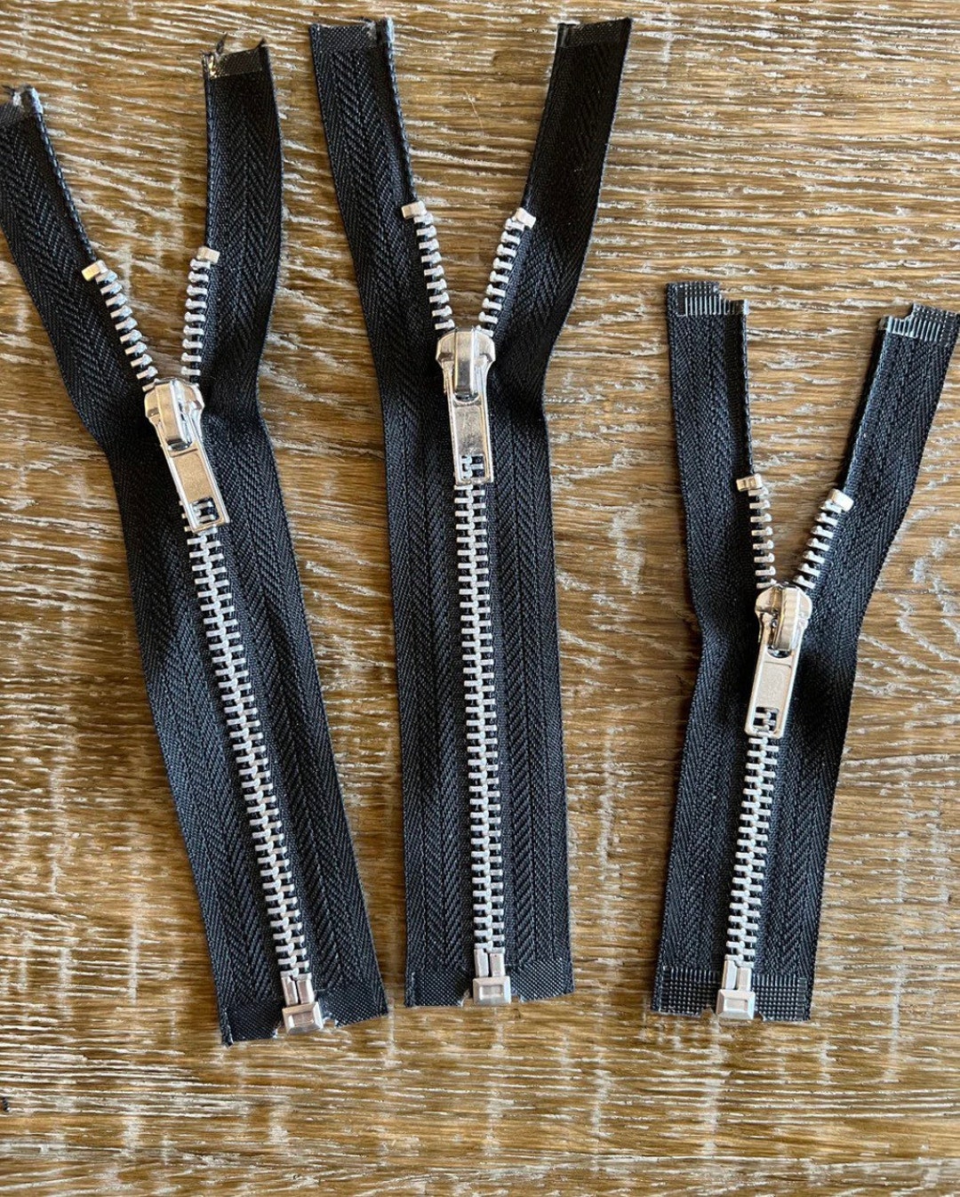 Open End Metal Zippers on Black Tape, No. 5, Auto Lock, Quality Zips ...