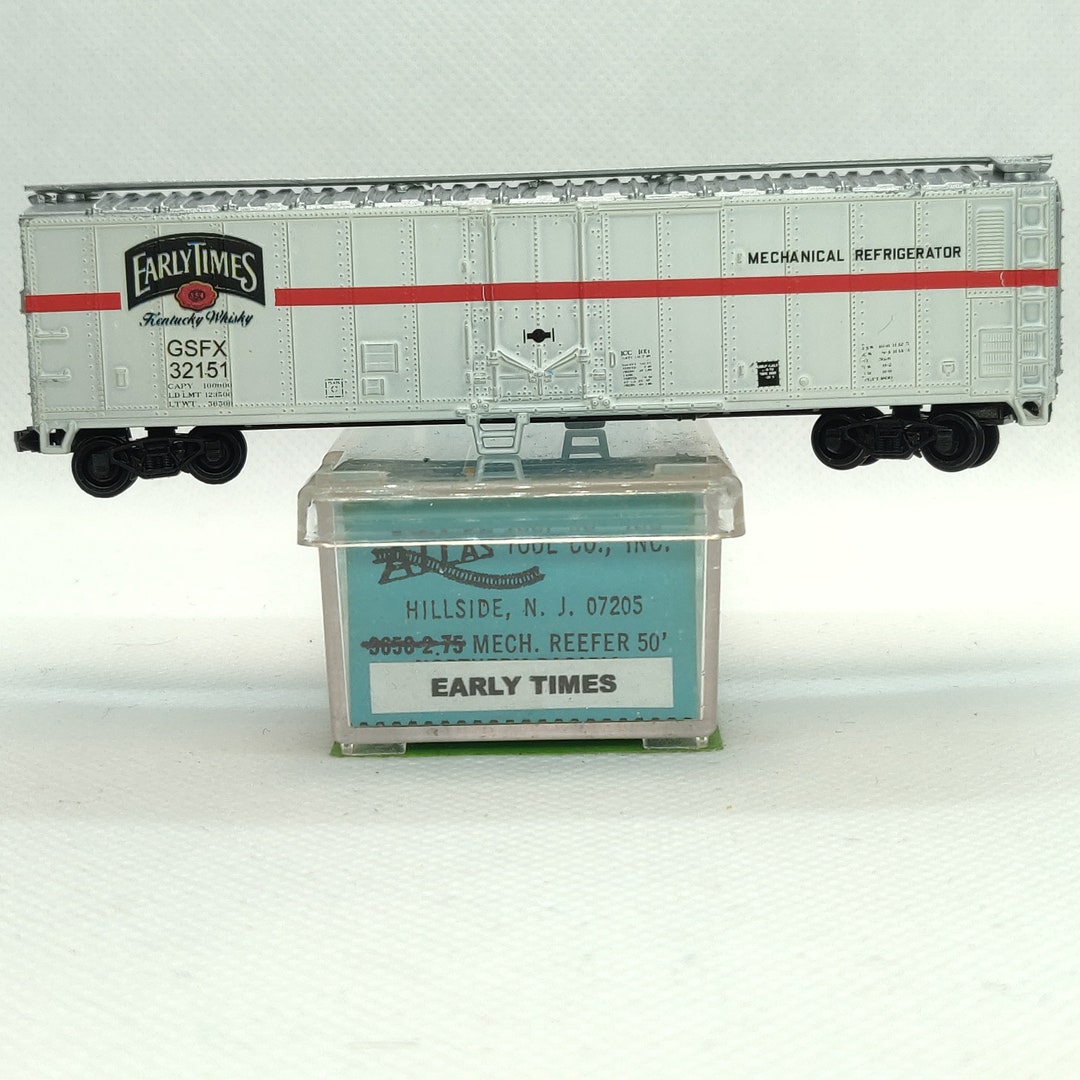 Custom Painted and Decaled N-scale Atlas Reefer Car, White and Silver ...