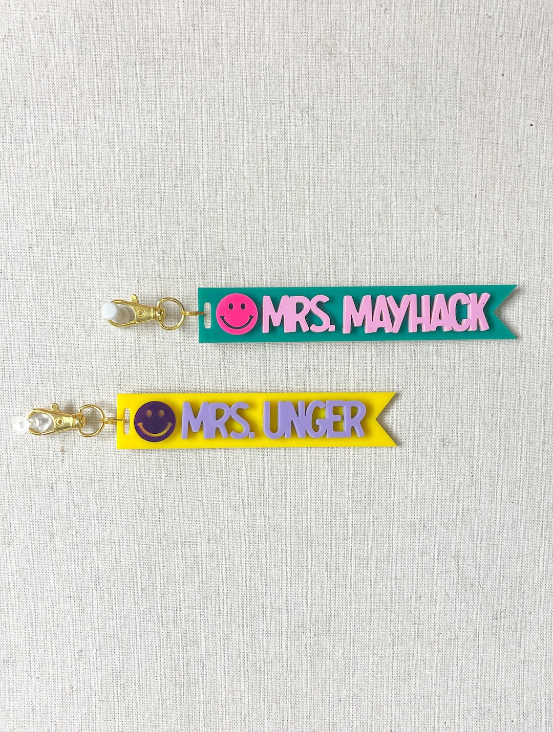 CUSTOM NAME KEYCHAIN - Smiley Fun Cute Colorful Gift - Key Fob, Lanyard ...