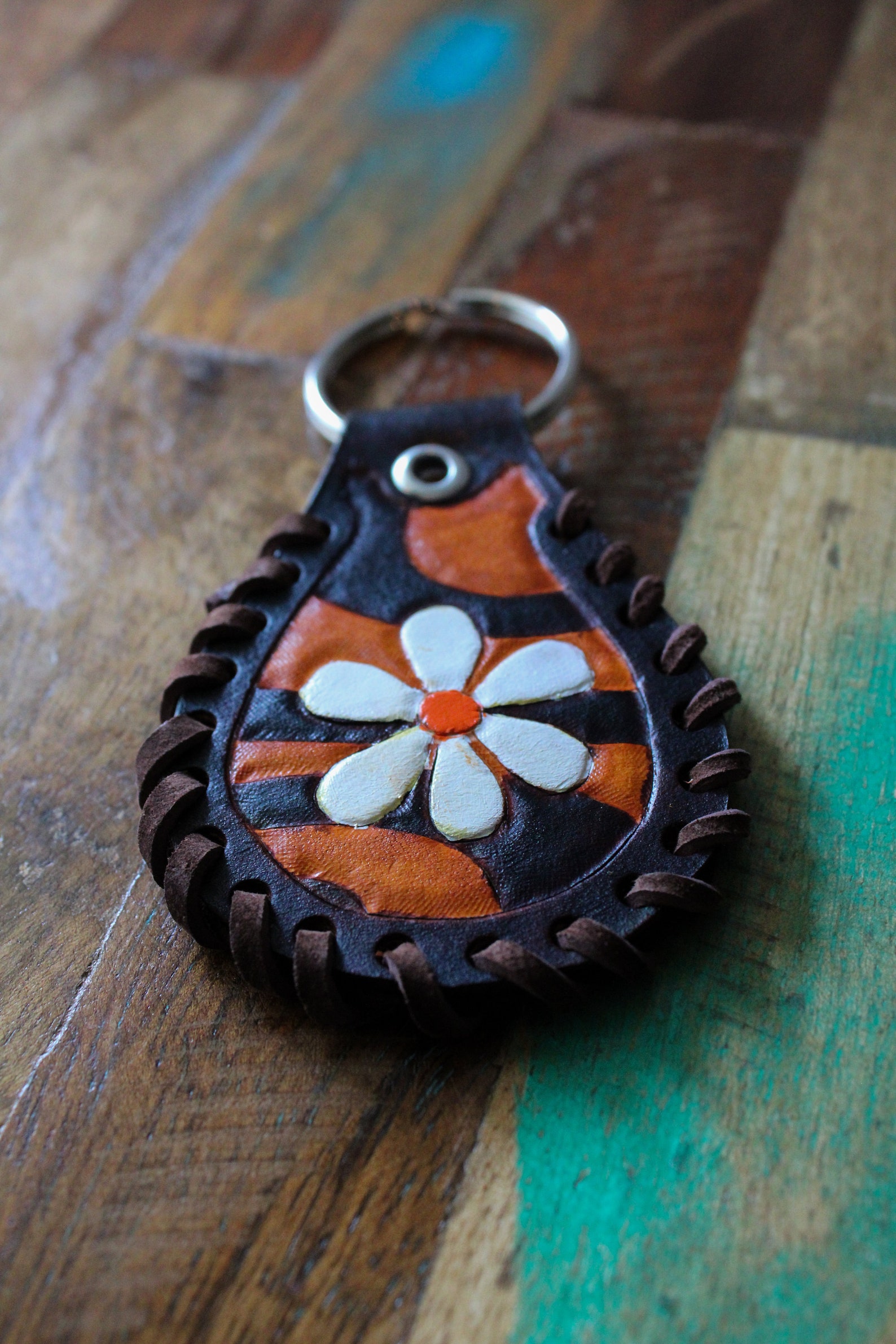 Daisy Daydream Leather Keychain - Etsy