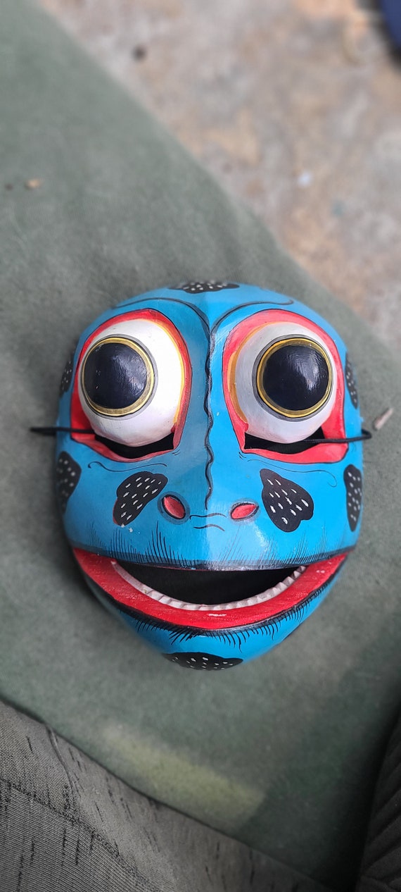 vintage balinese garuda frog - Gem