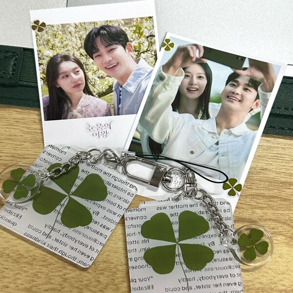 Queen of Tears Clover Keychain - Etsy