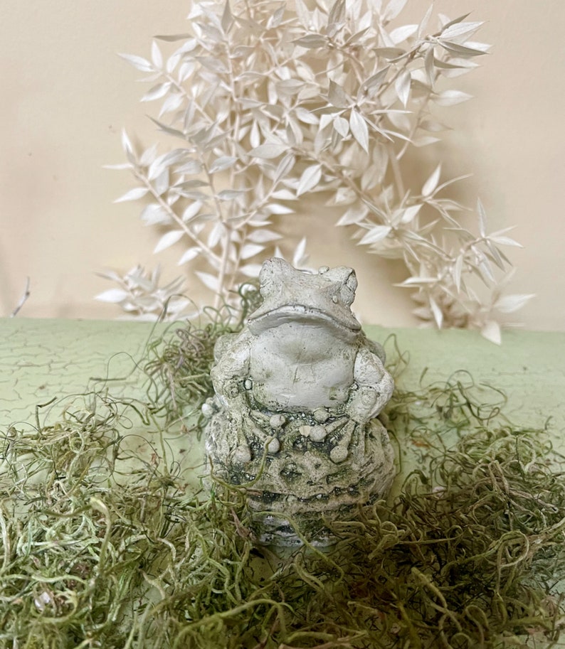 Frog and Toad Garden Statues Frog Statues Toad Garden - Etsy