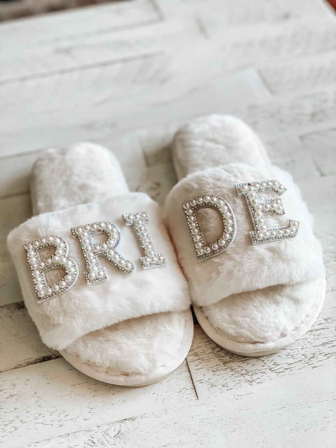 Customized Pearl Slippers in White Bridal Gifts - Etsy