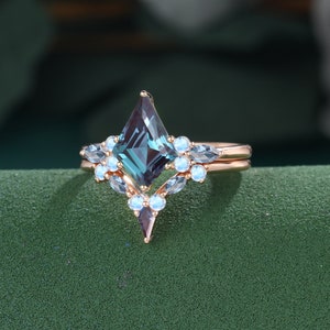 Kite Cut Alexandrite Engagement Ring Set Unique Rose Gold Kite Cut ...