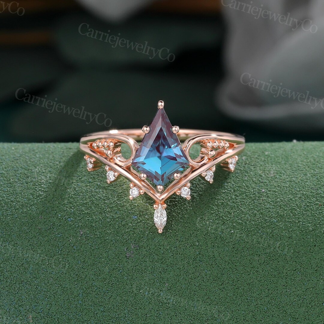 Kite Cut Alexandrite Engagement Ring Vintage Rose Gold Marriage Ring ...