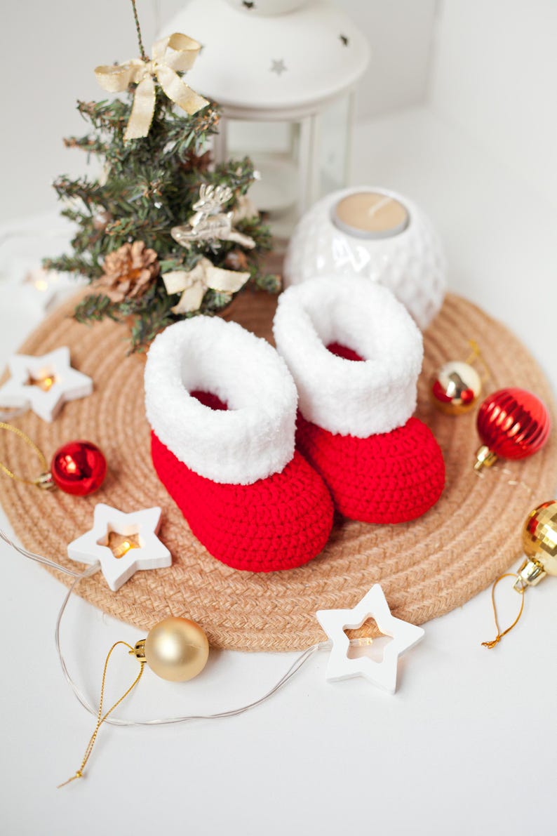 Santa Baby Booties Crochet Pattern 0-12 Months, Newborn Winter Warm ...