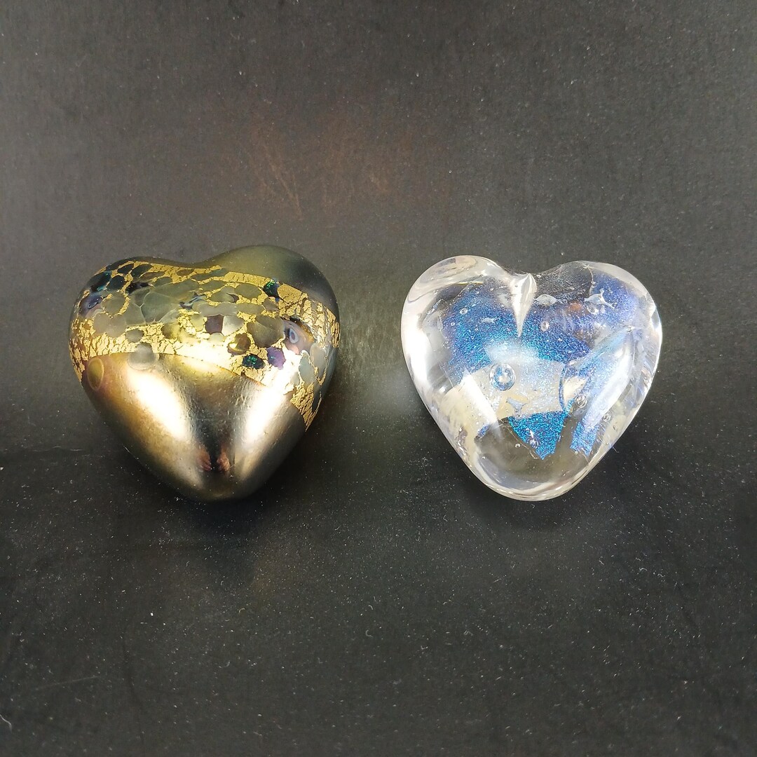 Robert Held Art Glass Set of 2 Hearts Paperweights - Etsy