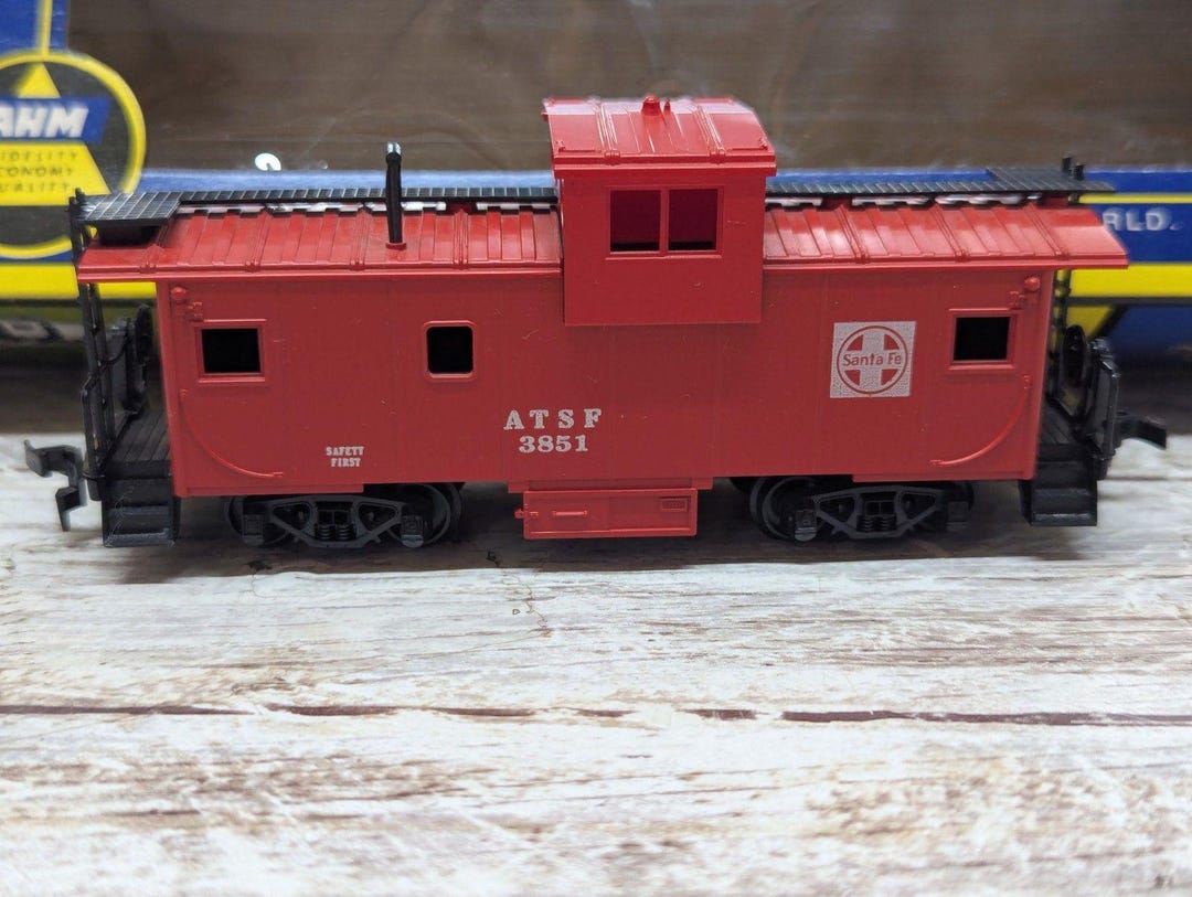 HO Scale Trains ROCO Santa Fe ATSF 3851 Safety First Red Caboose - Etsy